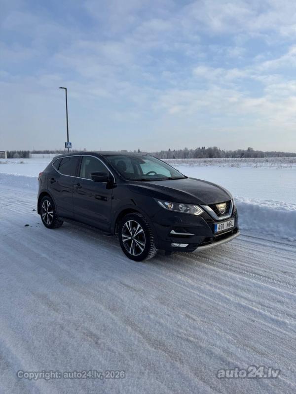 Black Nissan Qashqai 2017 in Tallinn, with an engine capacity of 1.20 L and mileage of 116 thousand km for 12000 €, photo 5 on AUTOMOTO.COM.LV