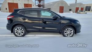 Black Nissan Qashqai 2017 in Tallinn, with an engine capacity of 1.20 L and mileage of 105 thousand km for 11500 €, photo 5 on AUTOMOTO.COM.LV