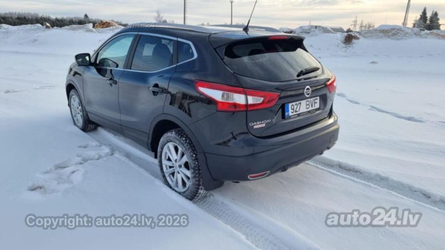Black Nissan Qashqai 2017 in Tallinn, with an engine capacity of 1.20 L and mileage of 105 thousand km for 11500 €, photo 8 on AUTOMOTO.COM.LV
