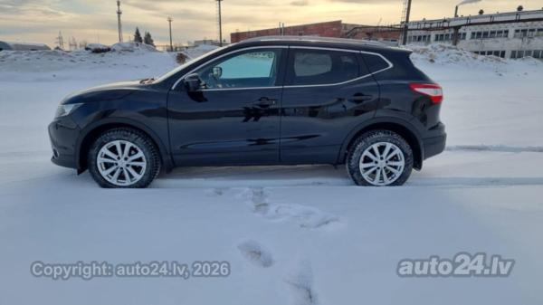 Black Nissan Qashqai 2017 in Tallinn, with an engine capacity of 1.20 L and mileage of 105 thousand km for 11500 €, photo 10 on AUTOMOTO.COM.LV