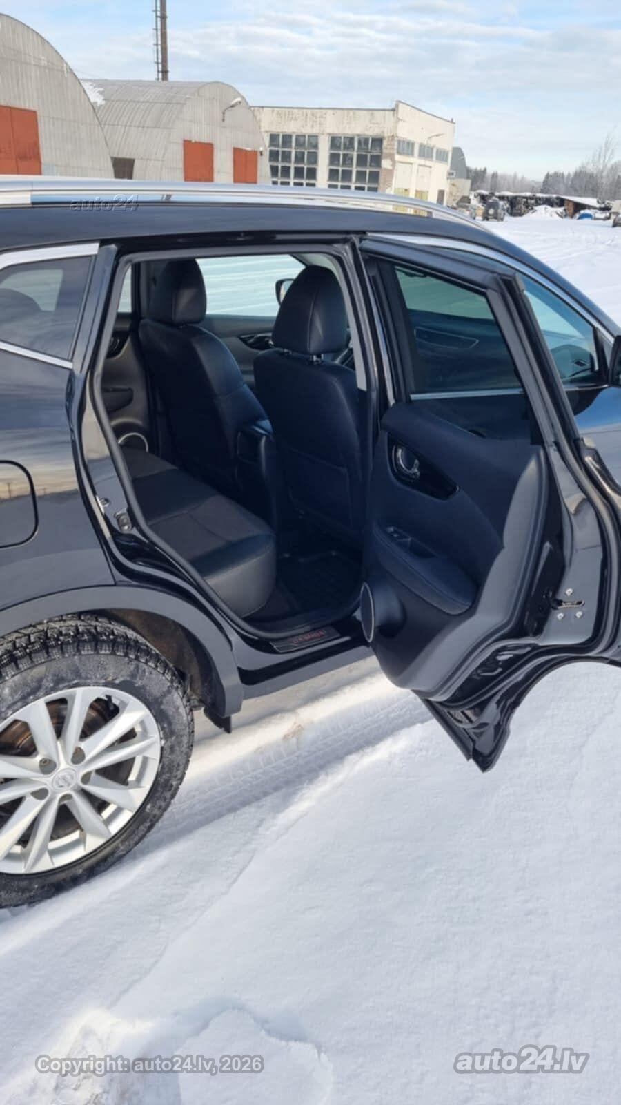 Black Nissan Qashqai 2017 in Tallinn, with an engine capacity of 1.20 L and mileage of 105 thousand km for 11500 €, photo 17 on AUTOMOTO.COM.LV