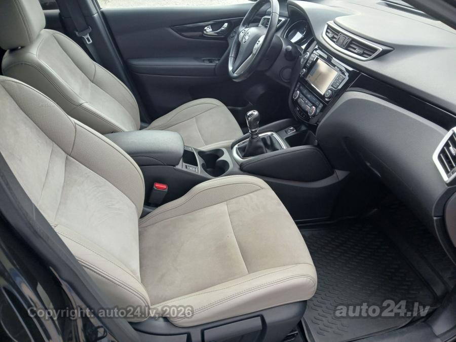 Black Nissan Qashqai 2017 in Tartu, with an engine capacity of 1.20 L and mileage of 178 thousand km for 7700 €, photo 7 on AUTOMOTO.COM.LV