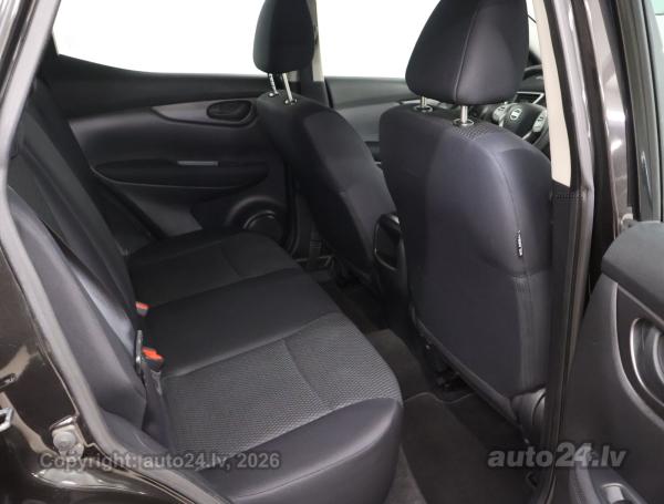 Melns Nissan Qashqai 2017 Tallina, ar dzinēja tilpumu 1.20 L un nobraukumu 101 tūkst. km par 8900 €, foto 9 vietnē AUTOMOTO.COM.LV