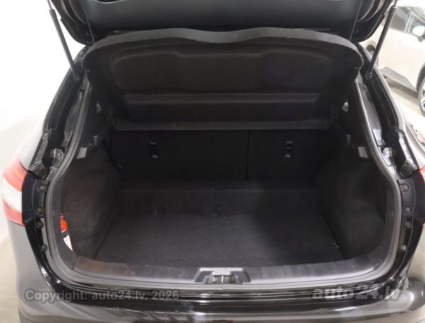 Melns Nissan Qashqai 2017 Tallina, ar dzinēja tilpumu 1.20 L un nobraukumu 101 tūkst. km par 8900 €, foto 10 vietnē AUTOMOTO.COM.LV