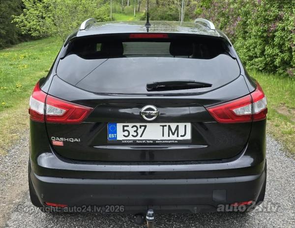 Black Nissan Qashqai 2017 in Tallinn, with an engine capacity of 1.60 L and mileage of 137 thousand km for 9999 €, photo 2 on AUTOMOTO.COM.LV