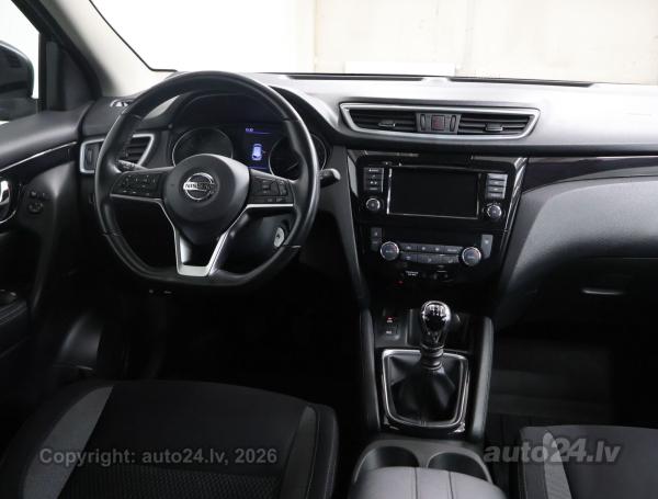 Melns Nissan Qashqai 2020 Tallina, ar dzinēja tilpumu 1.30 L un nobraukumu 137 tūkst. km par 11900 €, foto 7 vietnē AUTOMOTO.COM.LV