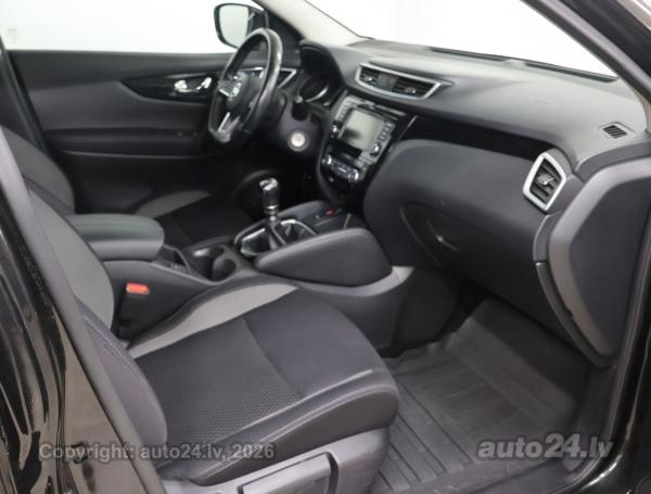 Melns Nissan Qashqai 2020 Tallina, ar dzinēja tilpumu 1.30 L un nobraukumu 137 tūkst. km par 11900 €, foto 10 vietnē AUTOMOTO.COM.LV