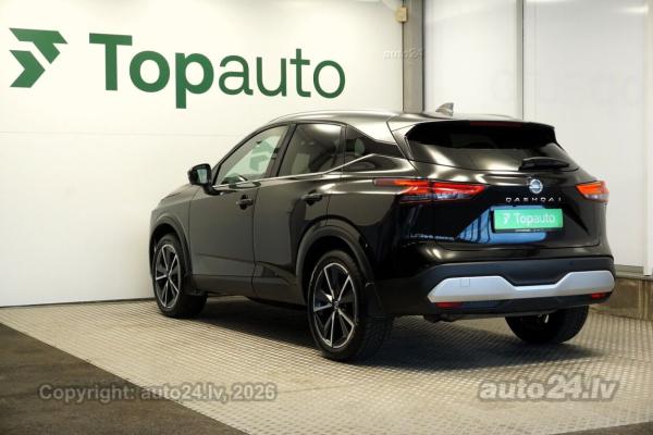 Black Nissan Qashqai 2021 in Tallinn, with an engine capacity of 1.30 L and mileage of 98 thousand km for 20900 €, photo 3 on AUTOMOTO.COM.LV