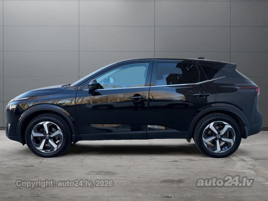 Black Nissan Qashqai 2021 in Tallinn, with an engine capacity of 1.33 L and mileage of 99 thousand km for 16995 €, photo 3 on AUTOMOTO.COM.LV