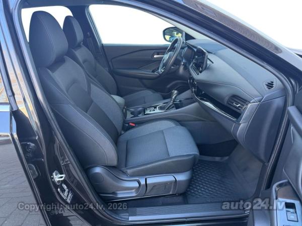 Black Nissan Qashqai 2021 in Tallinn, with an engine capacity of 1.33 L and mileage of 99 thousand km for 16995 €, photo 5 on AUTOMOTO.COM.LV