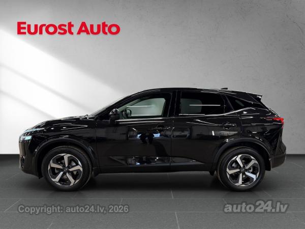Melns Nissan Qashqai 2023 Tallina, ar dzinēja tilpumu 1.30 L un nobraukumu 19 tūkst. km par 26499 €, foto 2 vietnē AUTOMOTO.COM.LV