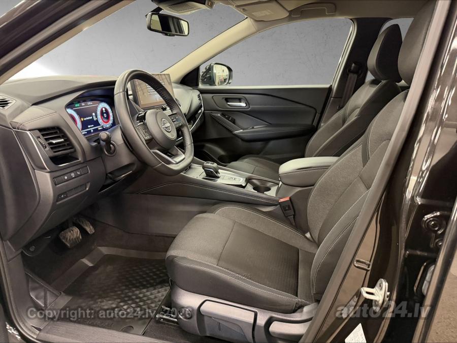 Black Nissan Qashqai 2023 in Tallinn, with an engine capacity of 1.30 L and mileage of 19 thousand km for 26499 €, photo 10 on AUTOMOTO.COM.LV