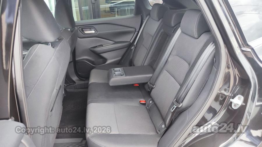 Melns Nissan Qashqai 2023 Tartu, ar dzinēja tilpumu 1.30 L un nobraukumu 22 tūkst. km par 24990 €, foto 7 vietnē AUTOMOTO.COM.LV