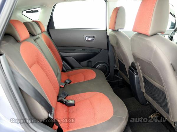 Blue Nissan Qashqai 2007 in Tallinn, with an engine capacity of 1.50 L and mileage of 397 thousand km for 1799 €, photo 7 on AUTOMOTO.COM.LV