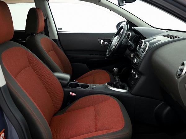 Blue Nissan Qashqai 2007 in Tallinn, with an engine capacity of 1.50 L and mileage of 397 thousand km for 1799 €, photo 6 on AUTOMOTO.COM.LV