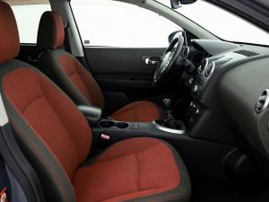 Zils Nissan Qashqai 2007 Tallina, ar dzinēja tilpumu 1.50 L un nobraukumu 397 tūkst. km par 1799 €, foto 15 vietnē AUTOMOTO.COM.LV