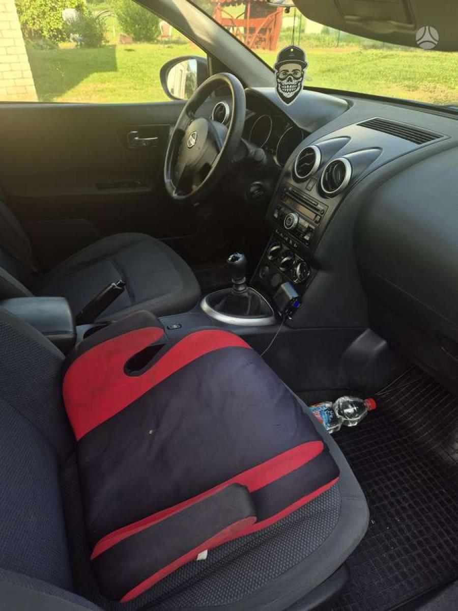 Blue Nissan Qashqai 2007 in Alytus, with an engine capacity of 1.46 L and mileage of 230 thousand km for 2600 €, photo 7 on AUTOMOTO.COM.LV
