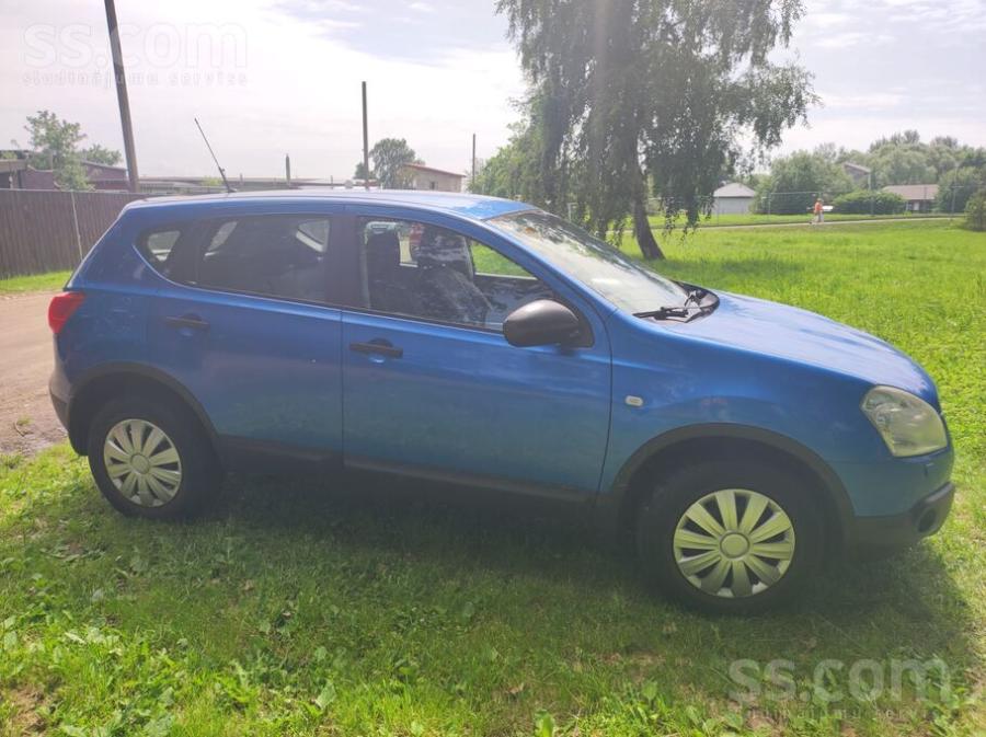 Blue Nissan Qashqai 2007 in Liepaja, with an engine capacity of 1.60 L and mileage of 347 thousand km for 2600 €, photo 6 on AUTOMOTO.COM.LV