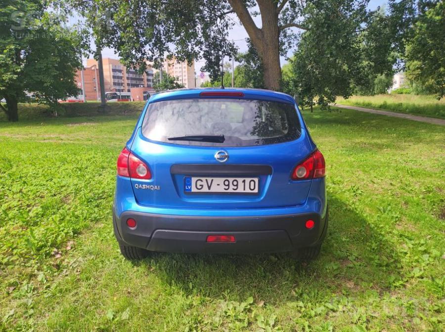 Blue Nissan Qashqai 2007 in Liepaja, with an engine capacity of 1.60 L and mileage of 347 thousand km for 2600 €, photo 8 on AUTOMOTO.COM.LV