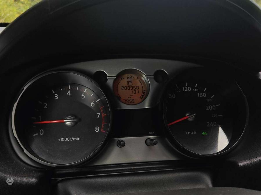 Zils Nissan Qashqai 2007 Viļņa, ar dzinēja tilpumu 2.00 L un nobraukumu 200 tūkst. km par 3850 €, foto 12 vietnē AUTOMOTO.COM.LV