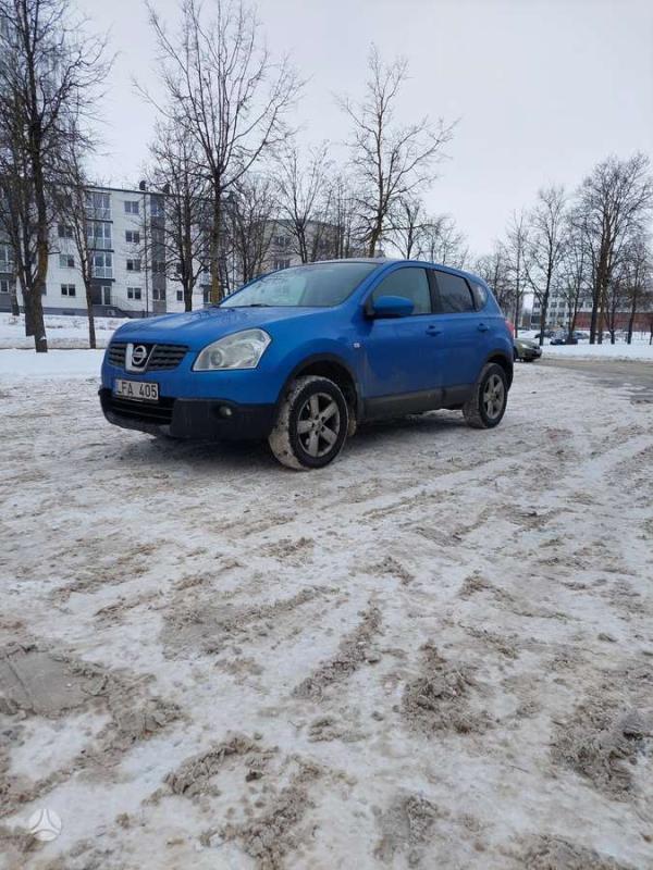 Blue Nissan Qashqai 2008 in Mazeikiai, with an engine capacity of 1.60 L and mileage of 290 thousand km for 3190 €, photo 1 on AUTOMOTO.COM.LV