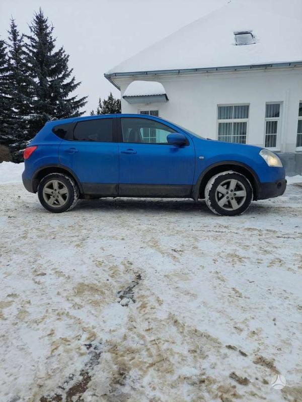 Blue Nissan Qashqai 2008 in Mazeikiai, with an engine capacity of 1.60 L and mileage of 290 thousand km for 3190 €, photo 4 on AUTOMOTO.COM.LV