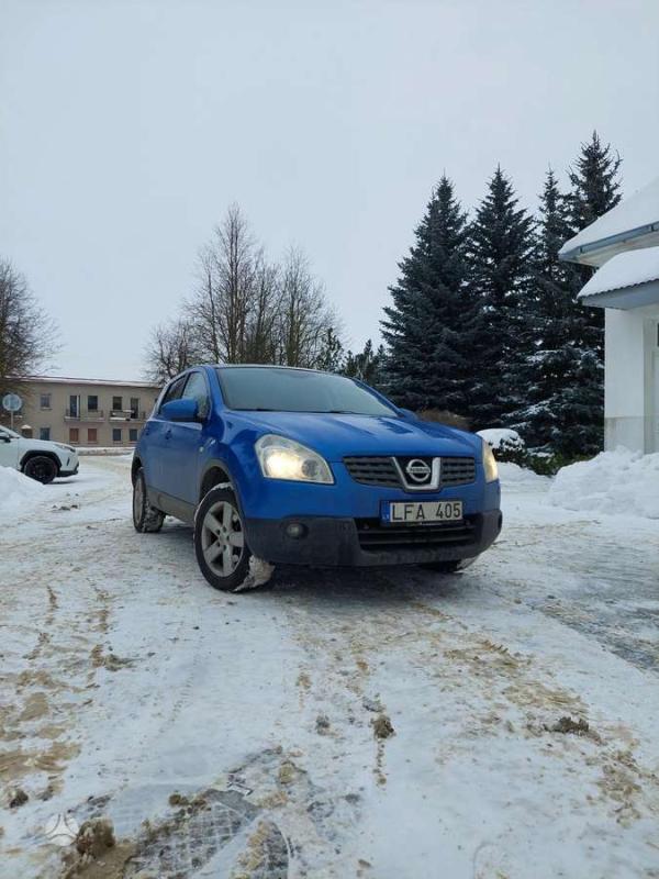 Blue Nissan Qashqai 2008 in Mazeikiai, with an engine capacity of 1.60 L and mileage of 290 thousand km for 3190 €, photo 6 on AUTOMOTO.COM.LV
