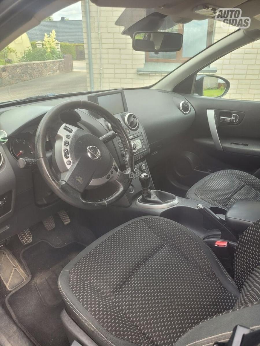 Blue Nissan Qashqai 2008 in Klaipeda, with an engine capacity of 1.50 L and mileage of 238 thousand km for 2700 €, photo 6 on AUTOMOTO.COM.LV