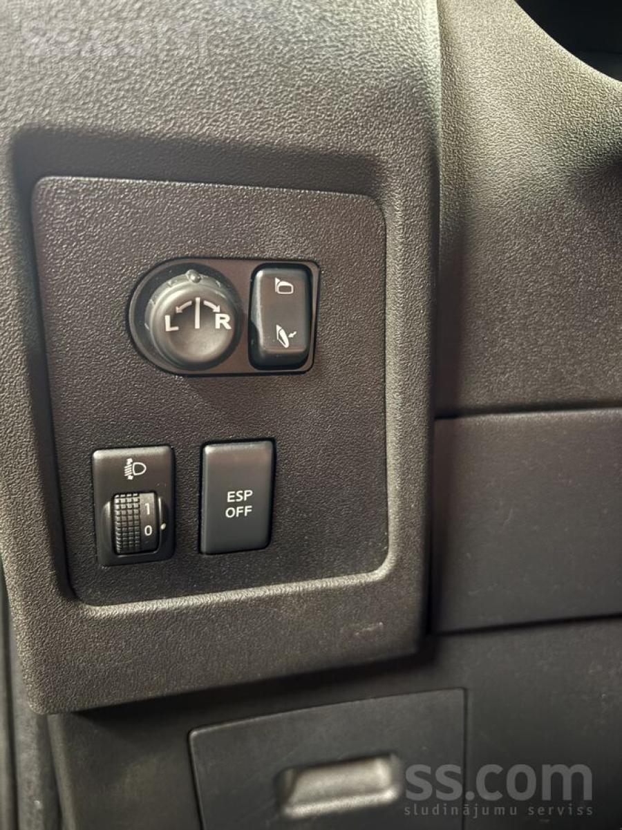 Zils Nissan Qashqai 2008 Rīga, ar dzinēja tilpumu 2.00 L un nobraukumu 300 tūkst. km par 3800 €, foto 13 vietnē AUTOMOTO.COM.LV