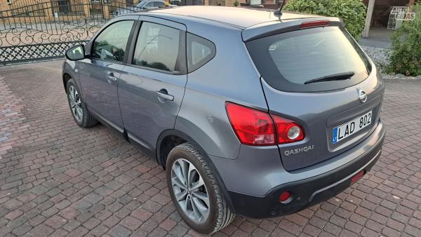 Blue Nissan Qashqai 2008 in Taurage, with an engine capacity of 1.50 L and mileage of 172 thousand km for 3500 €, photo 8 on AUTOMOTO.COM.LV
