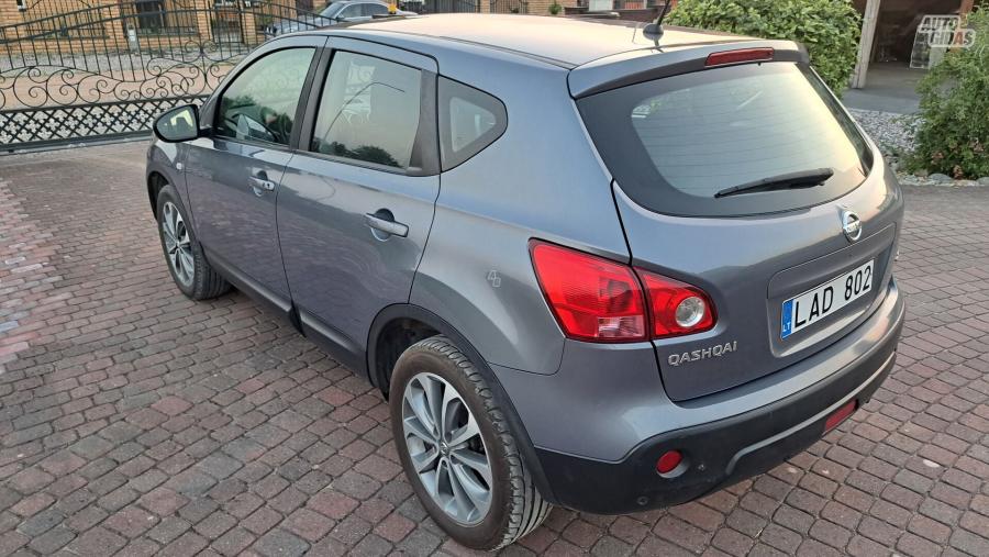 Blue Nissan Qashqai 2008 in Taurage, with an engine capacity of 1.50 L and mileage of 172 thousand km for 3500 €, photo 9 on AUTOMOTO.COM.LV