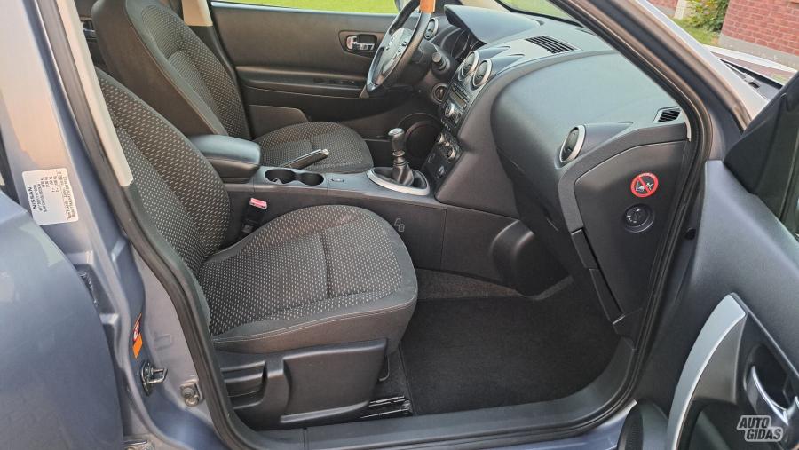 Blue Nissan Qashqai 2008 in Taurage, with an engine capacity of 1.50 L and mileage of 172 thousand km for 3500 €, photo 14 on AUTOMOTO.COM.LV