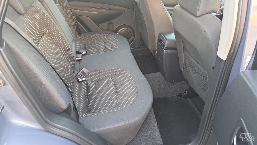 Blue Nissan Qashqai 2008 in Taurage, with an engine capacity of 1.50 L and mileage of 172 thousand km for 3500 €, photo 15 on AUTOMOTO.COM.LV