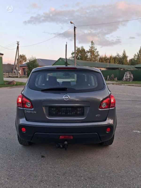 Blue Nissan Qashqai 2008 in Raseiniai, with an engine capacity of 1.46 L and mileage of 198 thousand km for 2700 €, photo 11 on AUTOMOTO.COM.LV