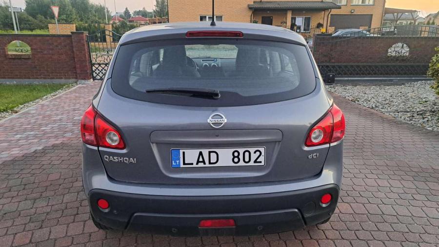 Blue Nissan Qashqai 2008 in Taurage, with an engine capacity of 1.46 L and mileage of 172 thousand km for 3300 €, photo 6 on AUTOMOTO.COM.LV