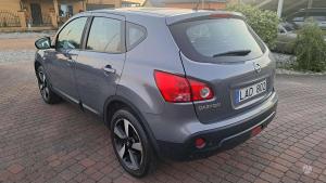 Blue Nissan Qashqai 2008 in Taurage, with an engine capacity of 1.46 L and mileage of 172 thousand km for 3300 €, photo 8 on AUTOMOTO.COM.LV
