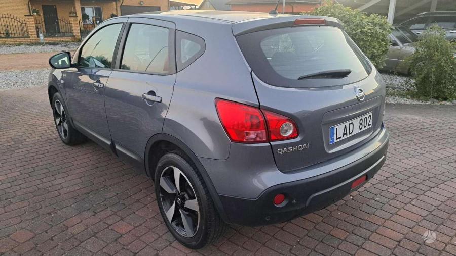 Blue Nissan Qashqai 2008 in Taurage, with an engine capacity of 1.46 L and mileage of 172 thousand km for 3300 €, photo 8 on AUTOMOTO.COM.LV