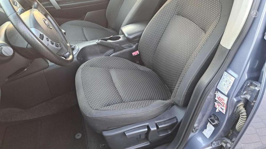 Blue Nissan Qashqai 2008 in Taurage, with an engine capacity of 1.46 L and mileage of 172 thousand km for 3300 €, photo 19 on AUTOMOTO.COM.LV