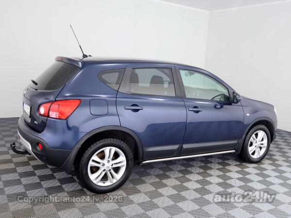 Blue Nissan Qashqai 2008 in Tallinn, with an engine capacity of 1.50 L and mileage of 319 thousand km for 2199 €, photo 4 on AUTOMOTO.COM.LV