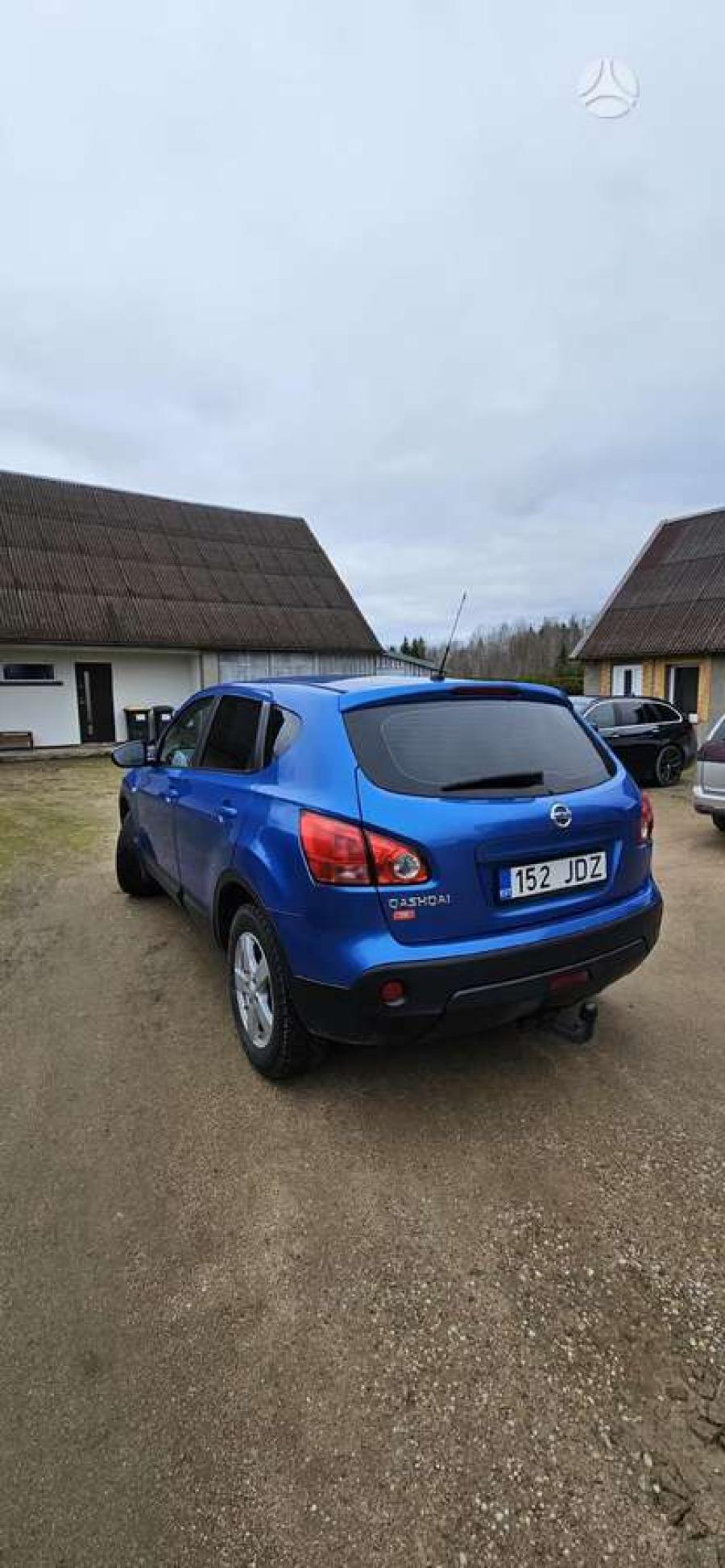 Blue Nissan Qashqai 2009 in Mazeikiai, with an engine capacity of 1.46 L and mileage of 380 thousand km for 4000 €, photo 4 on AUTOMOTO.COM.LV