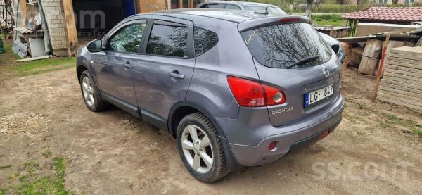 Blue Nissan Qashqai 2009 in Riga, with an engine capacity of 1.50 L and mileage of 225 thousand km for 4000 €, photo 6 on AUTOMOTO.COM.LV