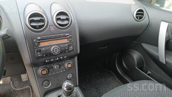 Blue Nissan Qashqai 2009 in Riga, with an engine capacity of 1.50 L and mileage of 249 thousand km for 3700 €, photo 10 on AUTOMOTO.COM.LV