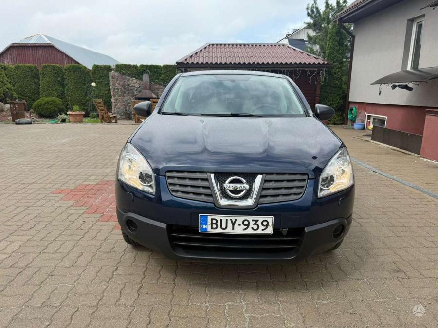 Blue Nissan Qashqai 2009 in Siauliai, with an engine capacity of 1.46 L and mileage of 252 thousand km for 3950 €, photo 4 on AUTOMOTO.COM.LV