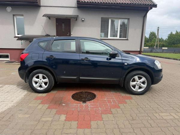 Blue Nissan Qashqai 2009 in Siauliai, with an engine capacity of 1.46 L and mileage of 252 thousand km for 3950 €, photo 4 on AUTOMOTO.COM.LV