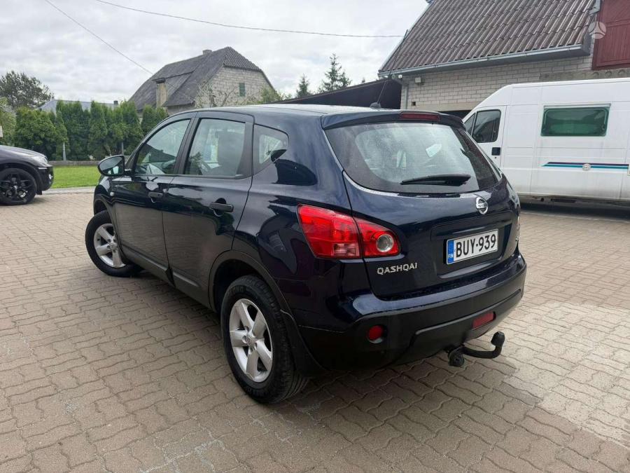 Blue Nissan Qashqai 2009 in Siauliai, with an engine capacity of 1.46 L and mileage of 252 thousand km for 3950 €, photo 7 on AUTOMOTO.COM.LV