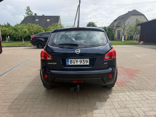Blue Nissan Qashqai 2009 in Siauliai, with an engine capacity of 1.46 L and mileage of 252 thousand km for 3950 €, photo 8 on AUTOMOTO.COM.LV