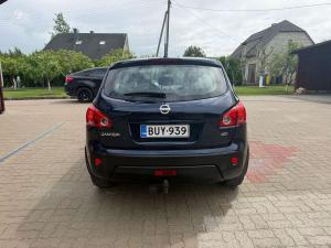 Blue Nissan Qashqai 2009 in Siauliai, with an engine capacity of 1.46 L and mileage of 252 thousand km for 3950 €, photo 9 on AUTOMOTO.COM.LV