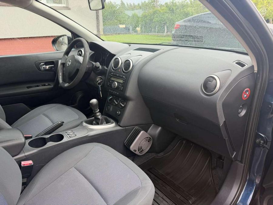 Blue Nissan Qashqai 2009 in Siauliai, with an engine capacity of 1.46 L and mileage of 252 thousand km for 3950 €, photo 14 on AUTOMOTO.COM.LV