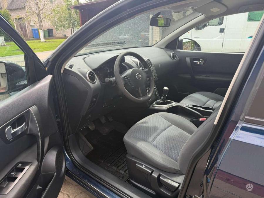Blue Nissan Qashqai 2009 in Siauliai, with an engine capacity of 1.46 L and mileage of 252 thousand km for 3950 €, photo 15 on AUTOMOTO.COM.LV