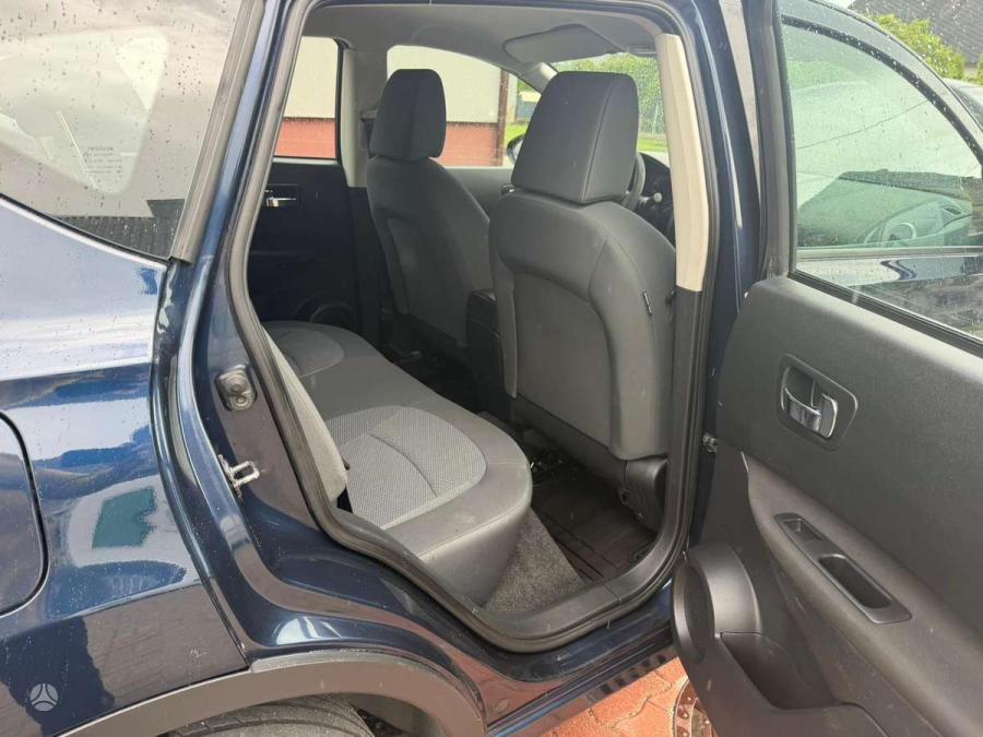 Blue Nissan Qashqai 2009 in Siauliai, with an engine capacity of 1.46 L and mileage of 252 thousand km for 3950 €, photo 18 on AUTOMOTO.COM.LV